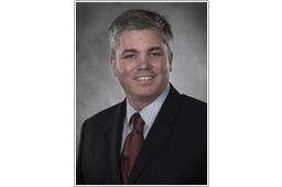 Eric Whitaker : Ancien directeur général adjoint et directeur financier ...