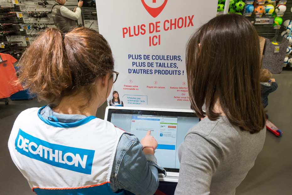 Decathlon généralise sa "borne plus" - Chaussures de sports