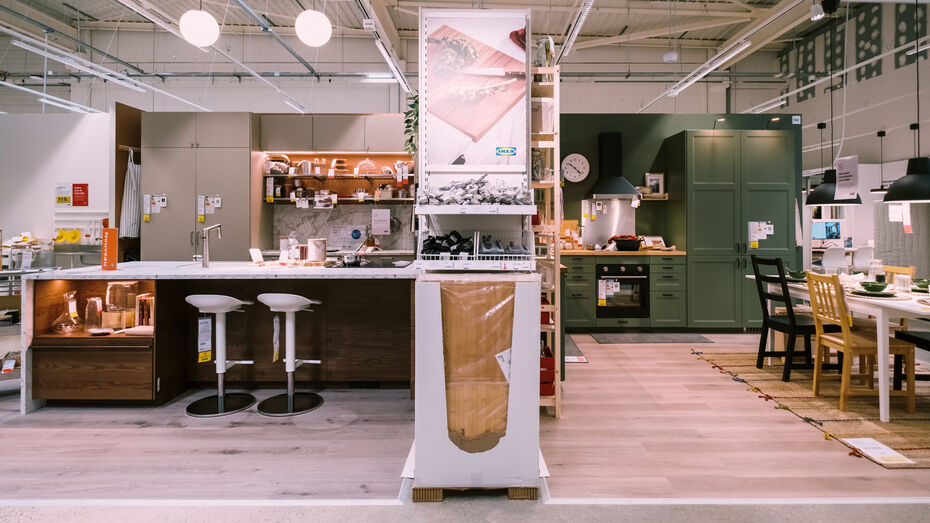 Avec "Ikea Compact" à Limoges, le géant du meuble en kit accélère son ...
