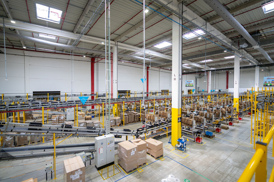 Reportage : Amazon transforme totalement son site de Boves, dans la ...