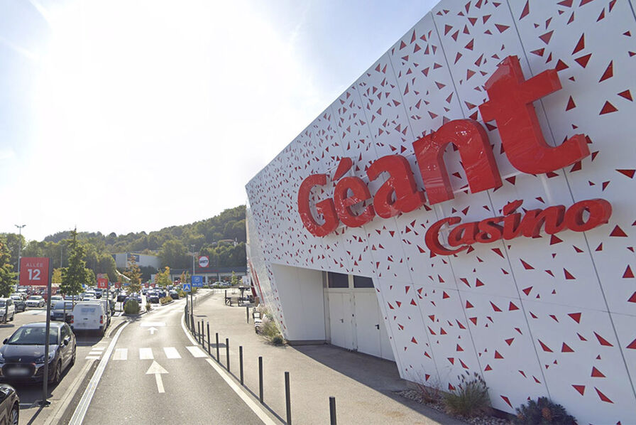 Casino entre en négociations exclusives avec Auchan pour 18 magasins corses
