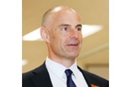 Roger Burnley : Ancien président-directeur général d'Asda Royaume-Uni