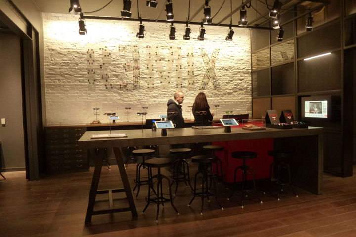 [NRF 2016] Ray Ban magnifie les lunettes dans son flagship de SoHo
